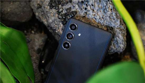 三星 Galaxy C55 5G 越级影像：尽享拍照乐趣 捕捉夏日美好 | 极客公园