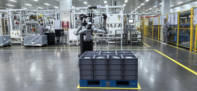 见证具身智能技术重要里程碑，智元 A2-W 从实验室走向产线 | 极客公园