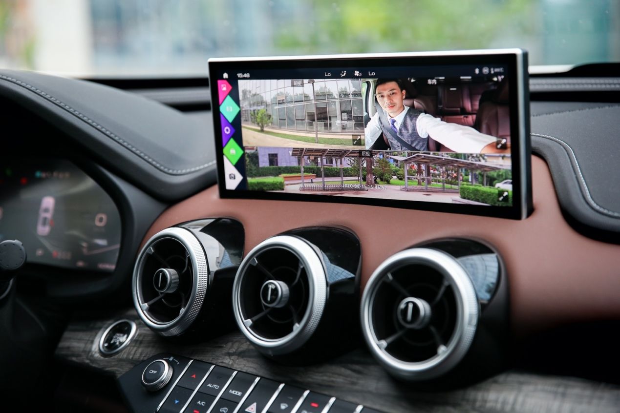 「同级唯一智能科技座舱」VV7 科技版进阶上市，售价 19.28 万 | 极客公园