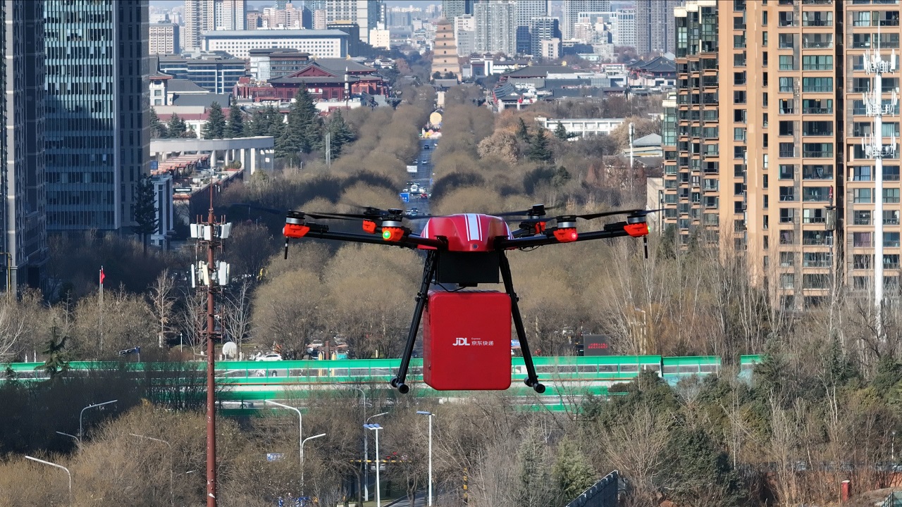 持续发力低空经济！京东物流发布新一代 JDX20「京鹊」物流无人机 | 极客公园