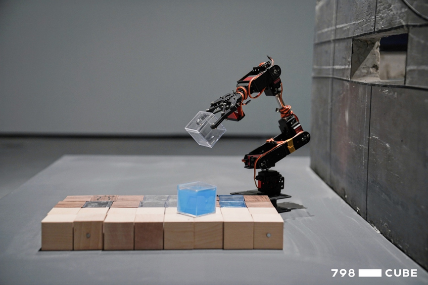 798CUBE新年大展开幕，探秘人机合一的未来世界 | 极客公园