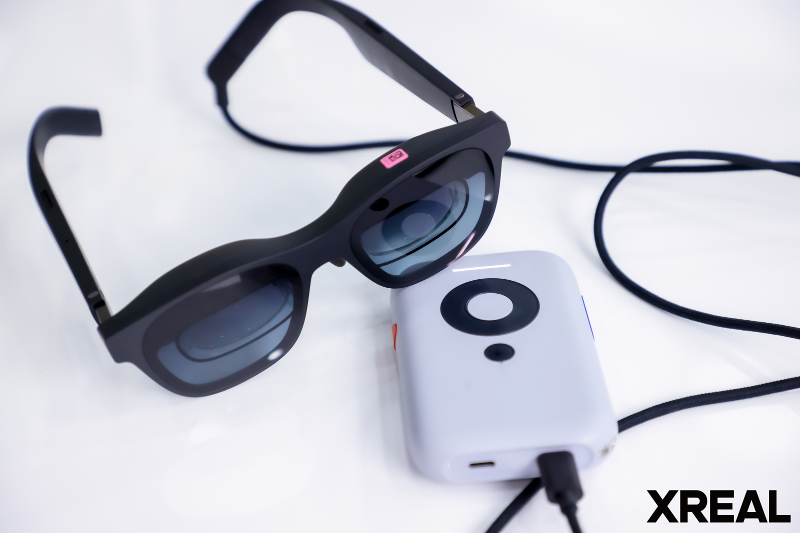 AR 火到发烫，XREAL 却要做「减法」 | 极客公园