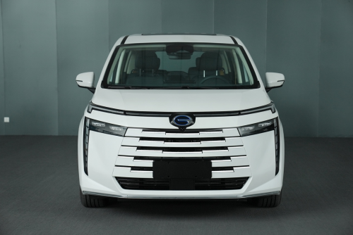 插电混动 MPV 再添一员，传祺 E8 正式曝光 | 极客公园